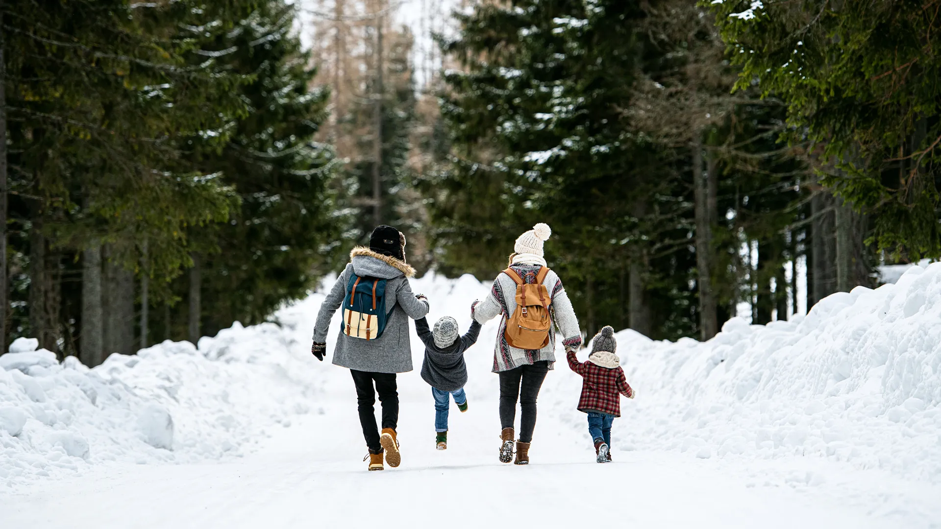 A Guide to Dressing Warm for Outdoor Winter Activities